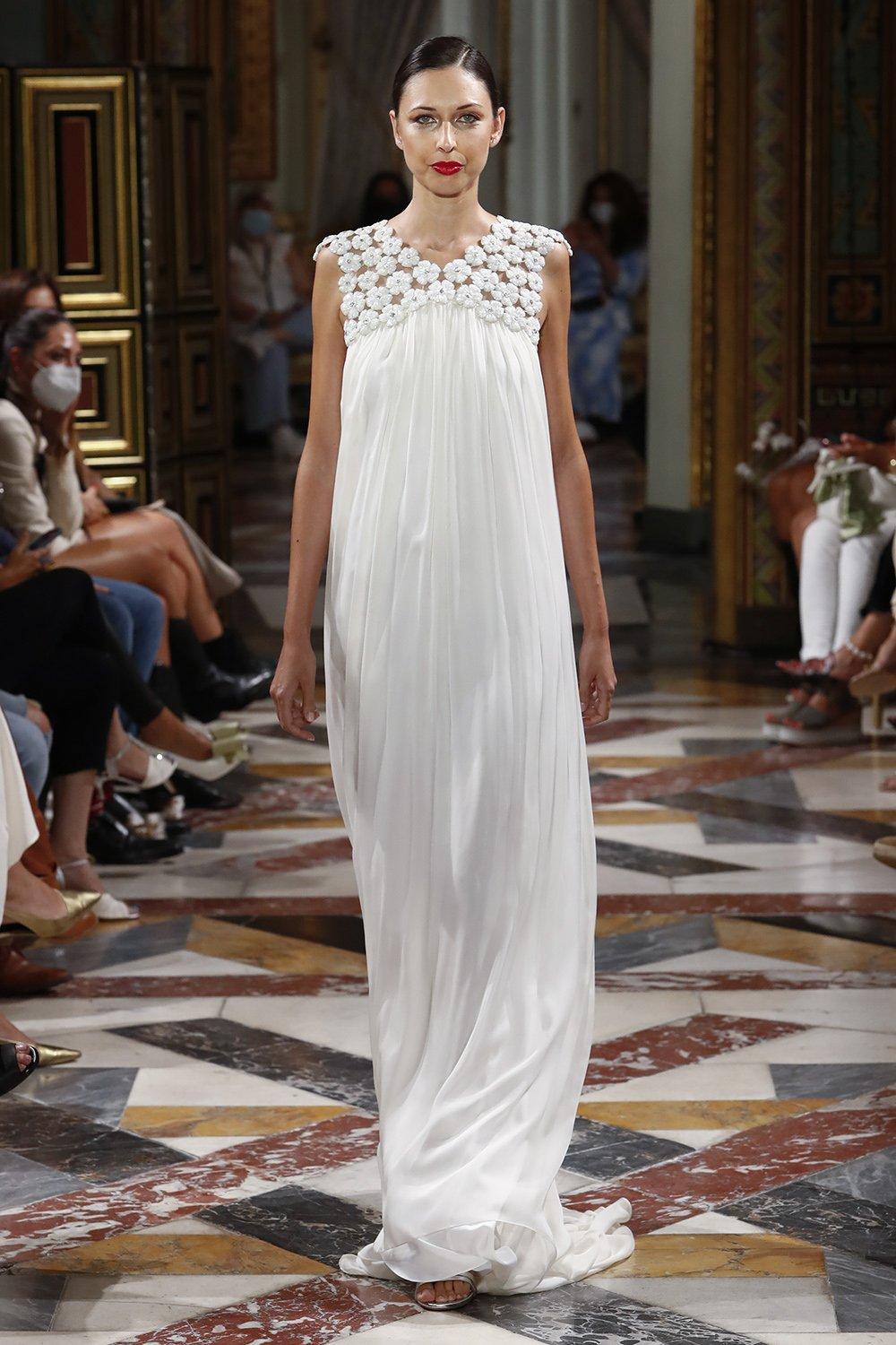 Vuelve el estilo imperio. ¡No te pierdas estos 40 vestidos de novia!