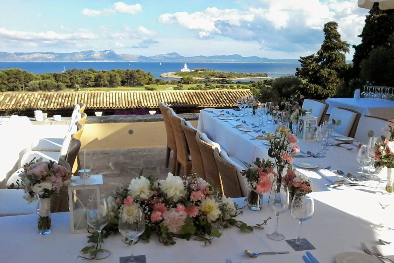 Restaurante Club de Golf Alcanada - Consulta disponibilidad y precios