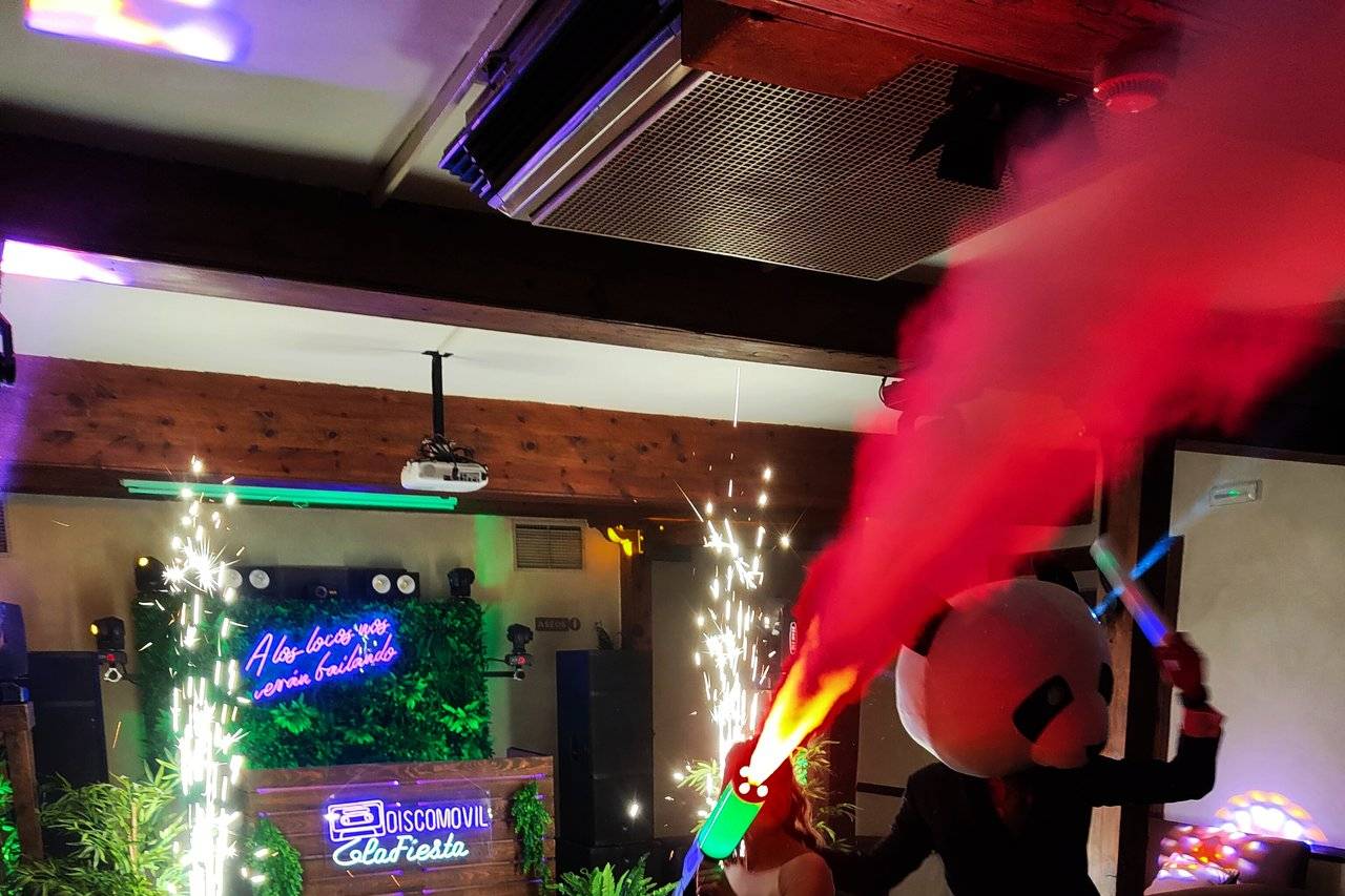 Discomóvil La Fiesta - DJ animador - Consulta disponibilidad y precios